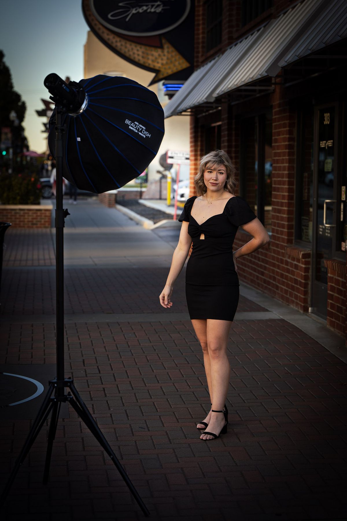 Mastering Outdoor Portrait Photography | Off-Camera Flash Techniques
